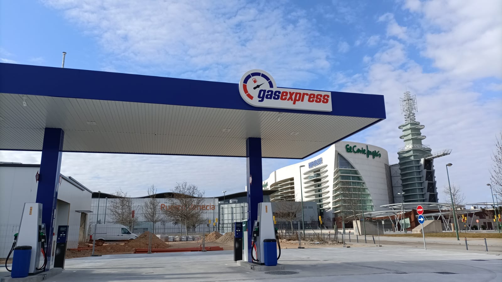 Gasolinera GASEXPRESS PUERTO VENECIA en la ciudad Zaragoza